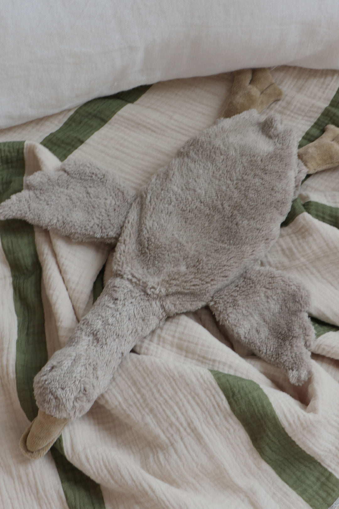 Senger Cuddly Animal - Goose Small – Sacred Bundle