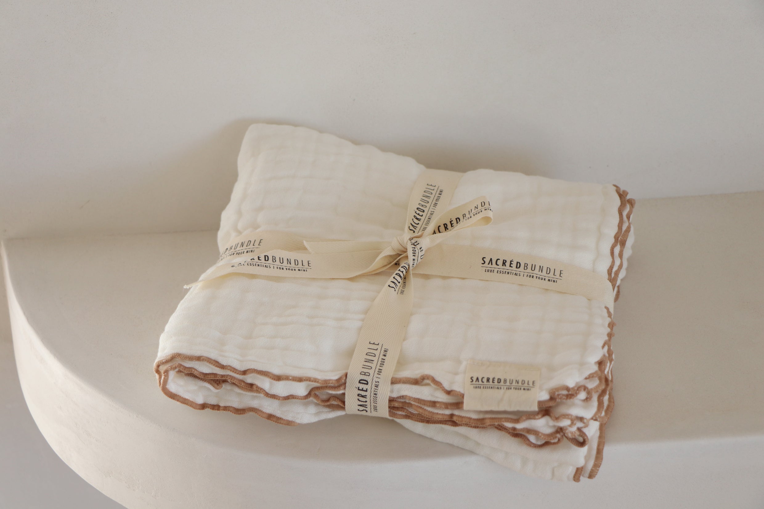 Sacred Bundle Organic Bassinet Sheet Blanc